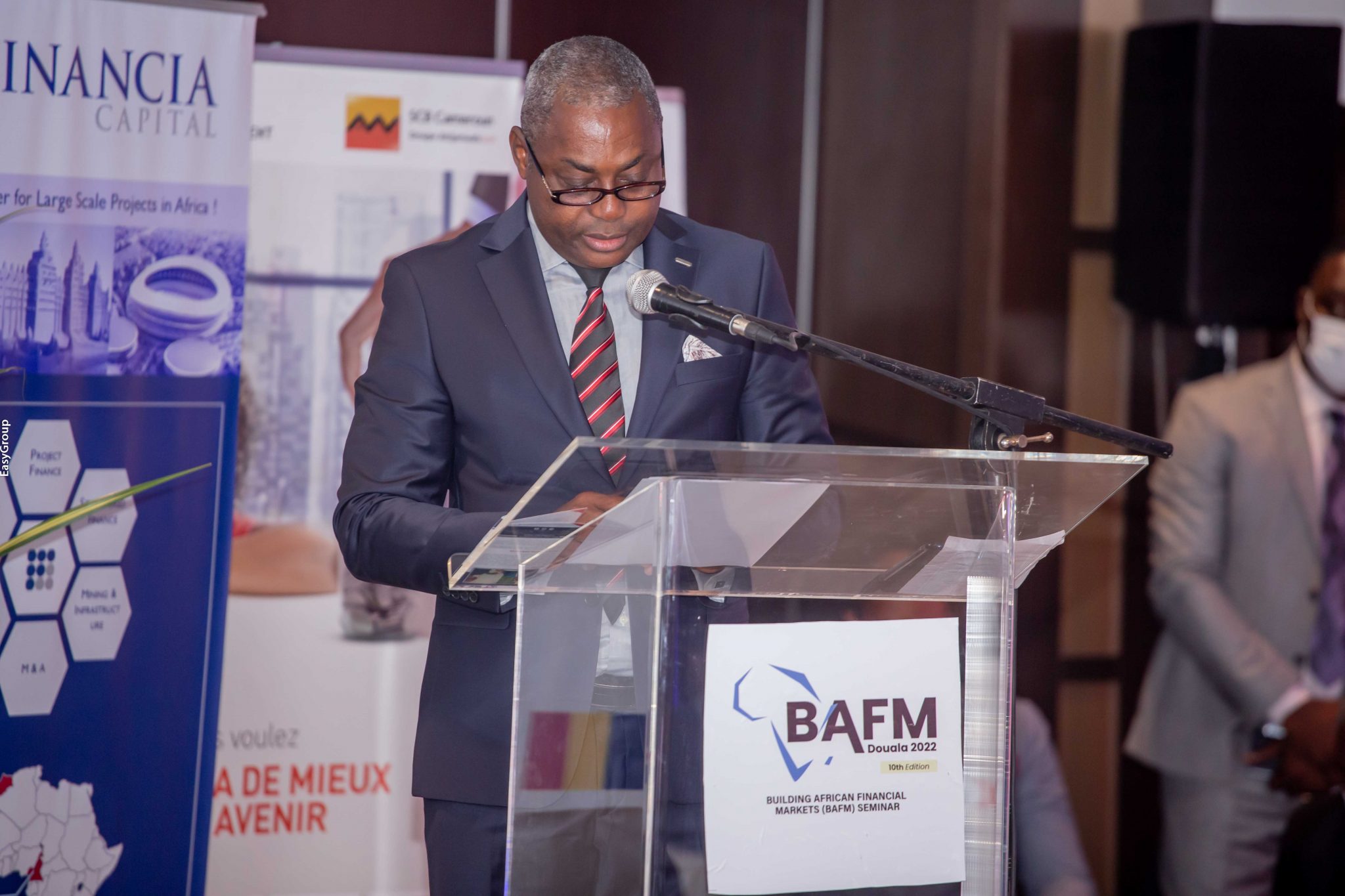 BAFM DOUALA 2022 : Louis BANGA NTOLO réussit l’ouverture de la Bourse de la CEMAC au monde ...